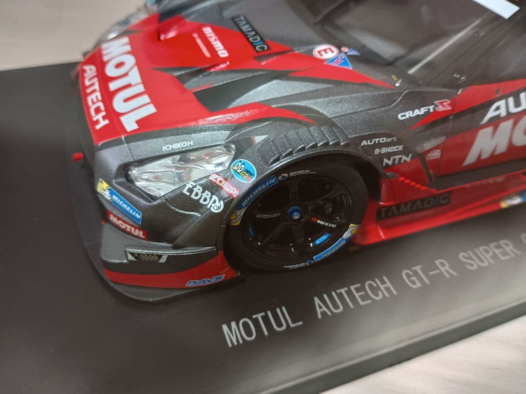 エブロ　MOTUL AUTECH GT-R 1/18 23号車