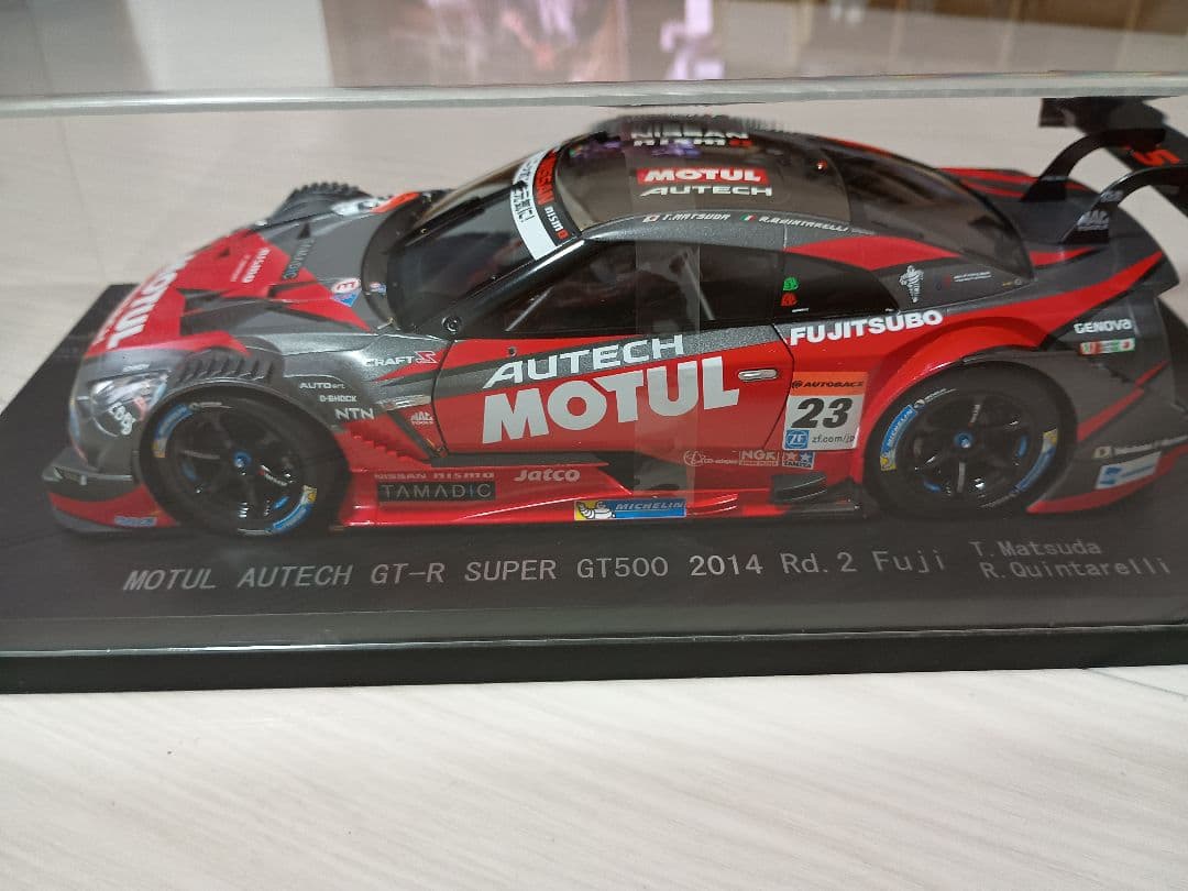 エブロ　MOTUL AUTECH GT-R 1/18 23号車