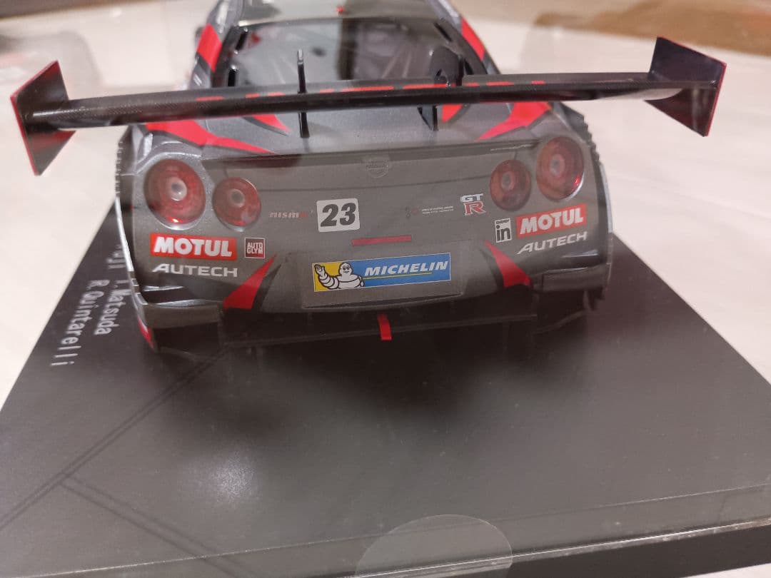 エブロ　MOTUL AUTECH GT-R 1/18 23号車