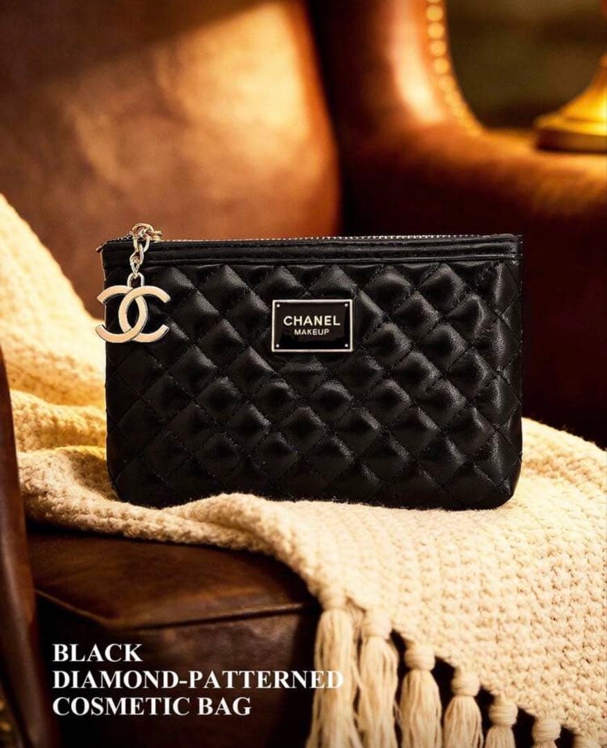 CHANEL ブラック 化粧ポーチ　ダイアモンドパターン