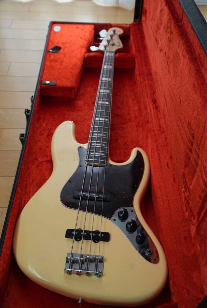 ベース Fender FSR American Vintage 75 JAZZ BASS