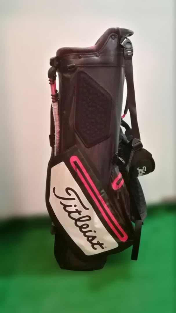 Titleist STADRY キャディバッグ ブラック/ピンク　フードなし