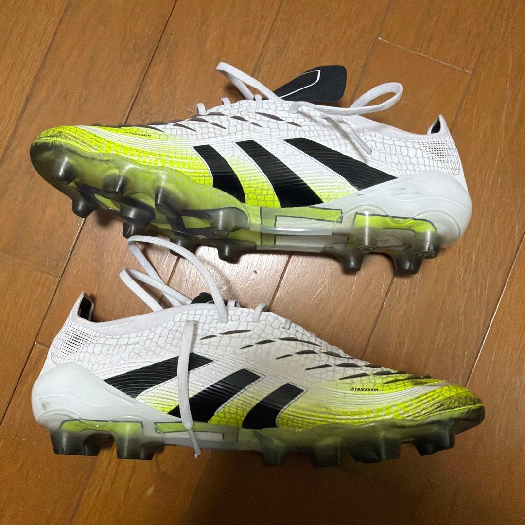 adidas サッカーシューズ