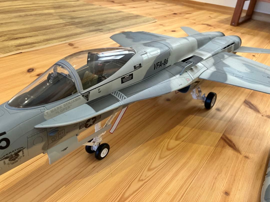 航空機・ヘリコプター bbi 1/18 F/A-18 HORNET