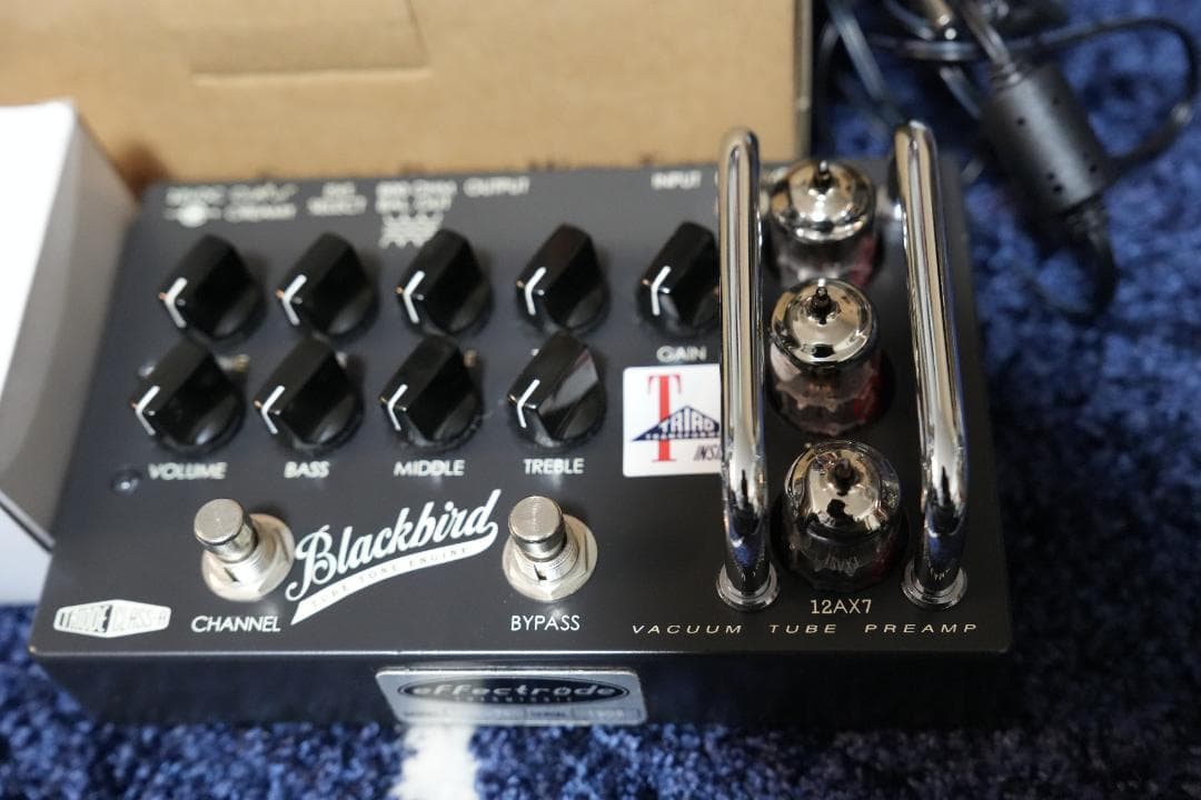 Effectrode Blackbird SR-71　真空管プリアンプ