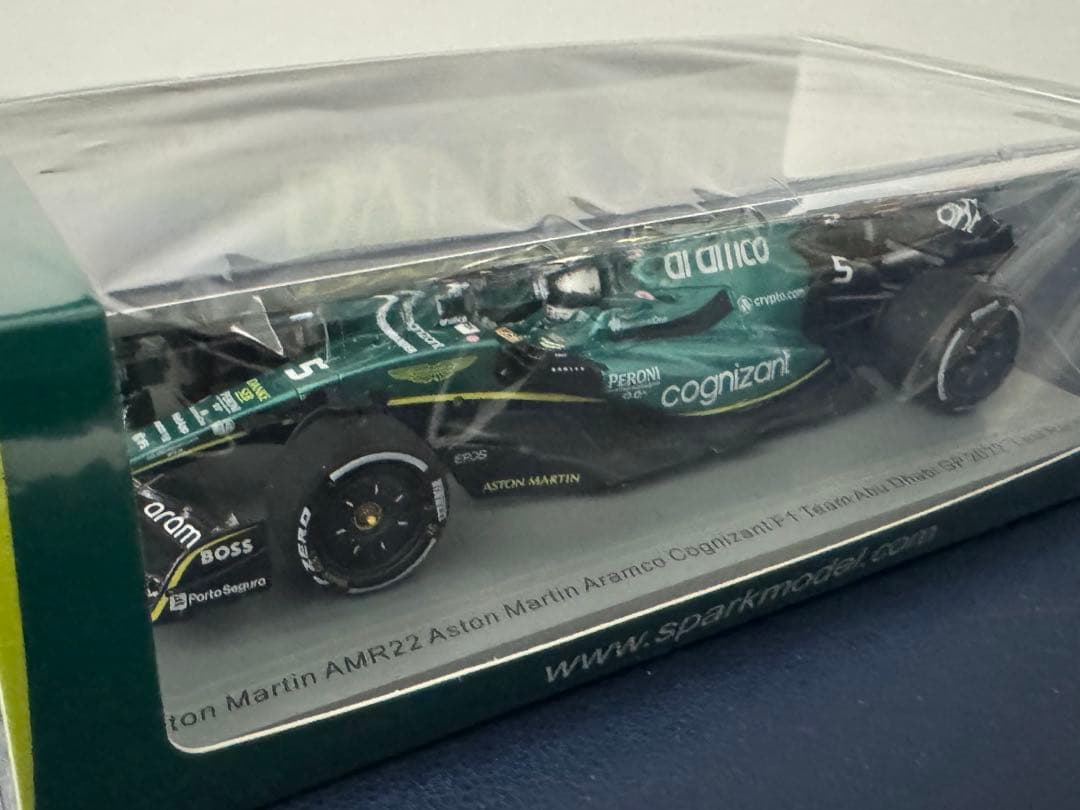 新品　F1 アストンマーチン AMR22 セバスチャン·ベッテル 1/43