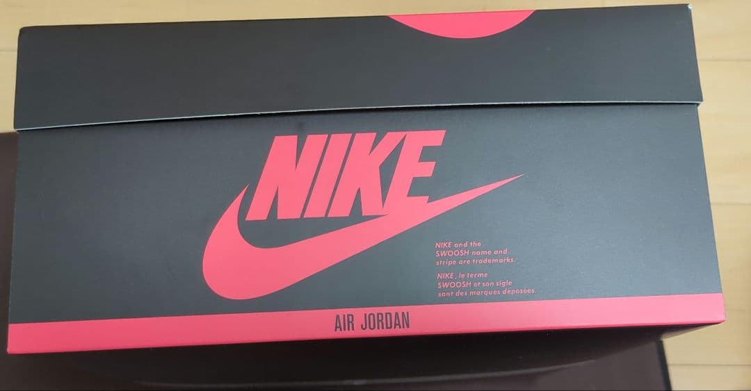 【バンダイ】NIKE AIR JORDAN 1 HIGH 85　プラモデル