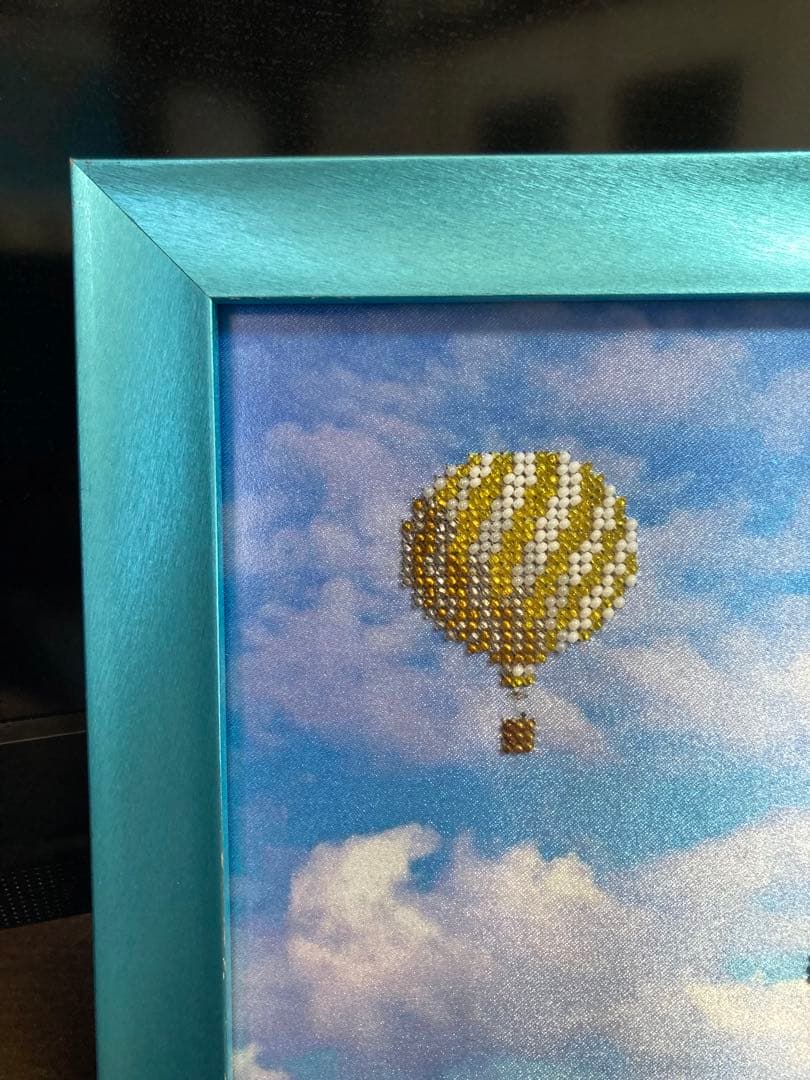 Hot air balloons over the sea ビーズ刺繍