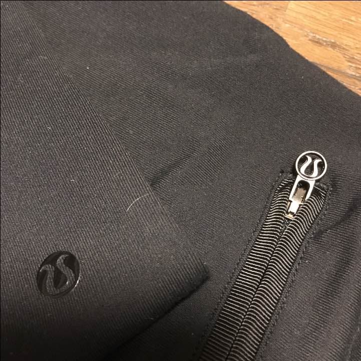 【新品  未使用】ヨガウェアルルレモンLULULEMONベーシックレギンス