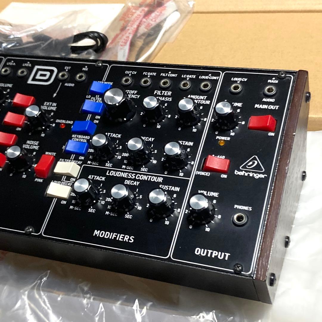 鍵盤楽器 Behringer Model D mini moog clone