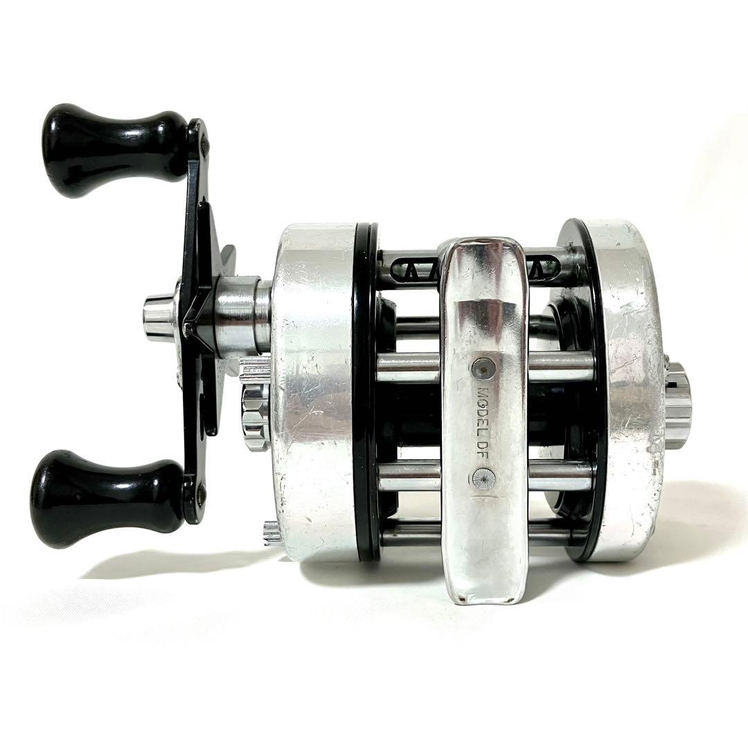 リーピングバス エンブレム　フルーガー 2800　PFLUEGER 2800