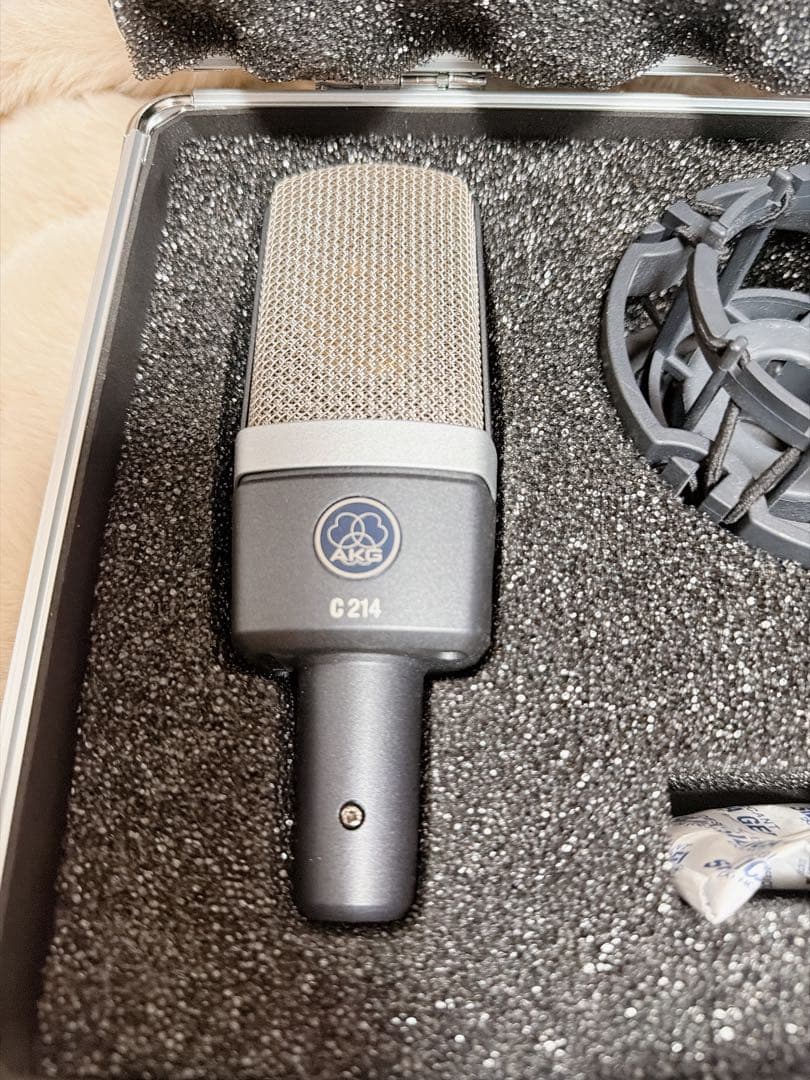 美品 AKG C214 コンデンサーマイク 正規輸入 宅録 配信 レコーディング