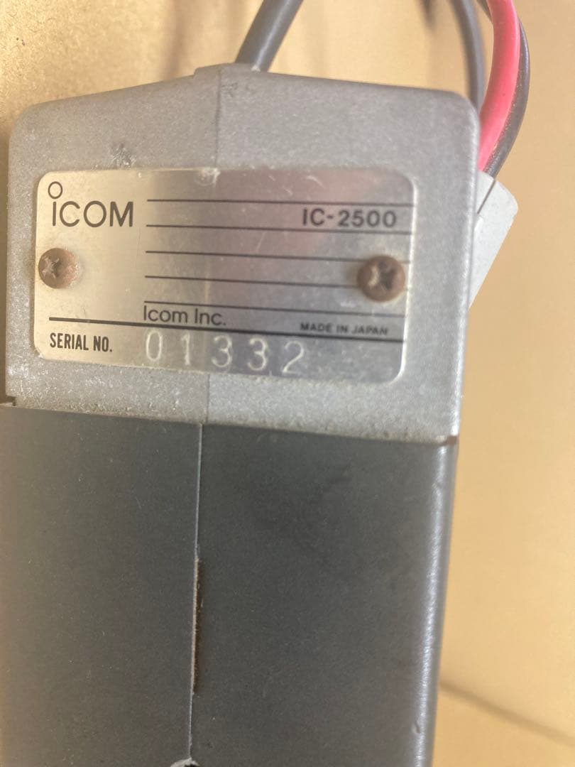 icom ＩＣ-2500 トランシーバー　ジャンク外部破損箇所あり