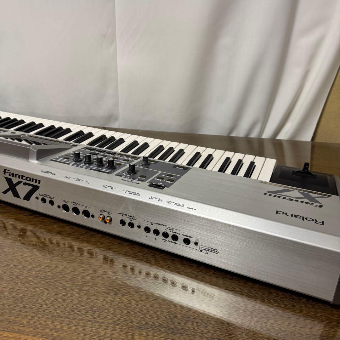 Roland Fantom X7 シンセサイザー　76鍵