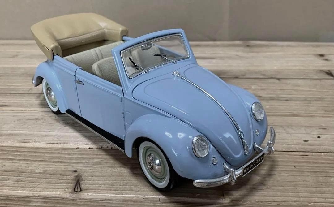 ミニカー　1/18　VW　フォルクスワーゲン　ビートル　カブリオレ　1951