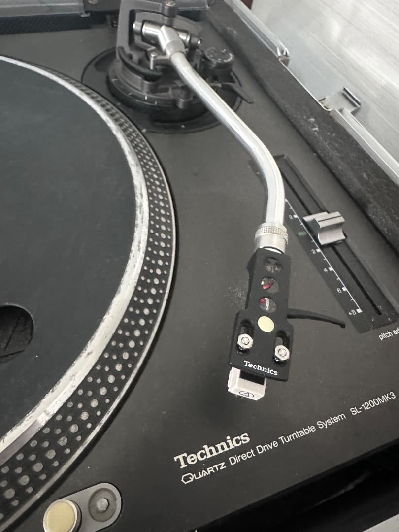 Technics SL-1200MK3ターンテーブル