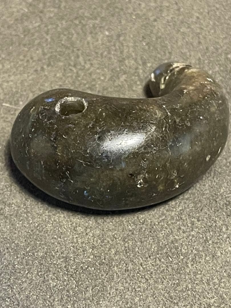 古墳時代　勾玉　出土品　発掘品　大型4.8cm