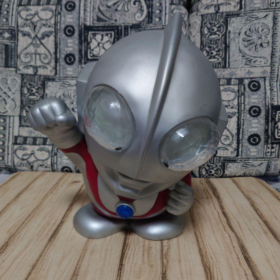 ウルトラマン フィギュア 約20cm シルバー/レッド貯金箱
