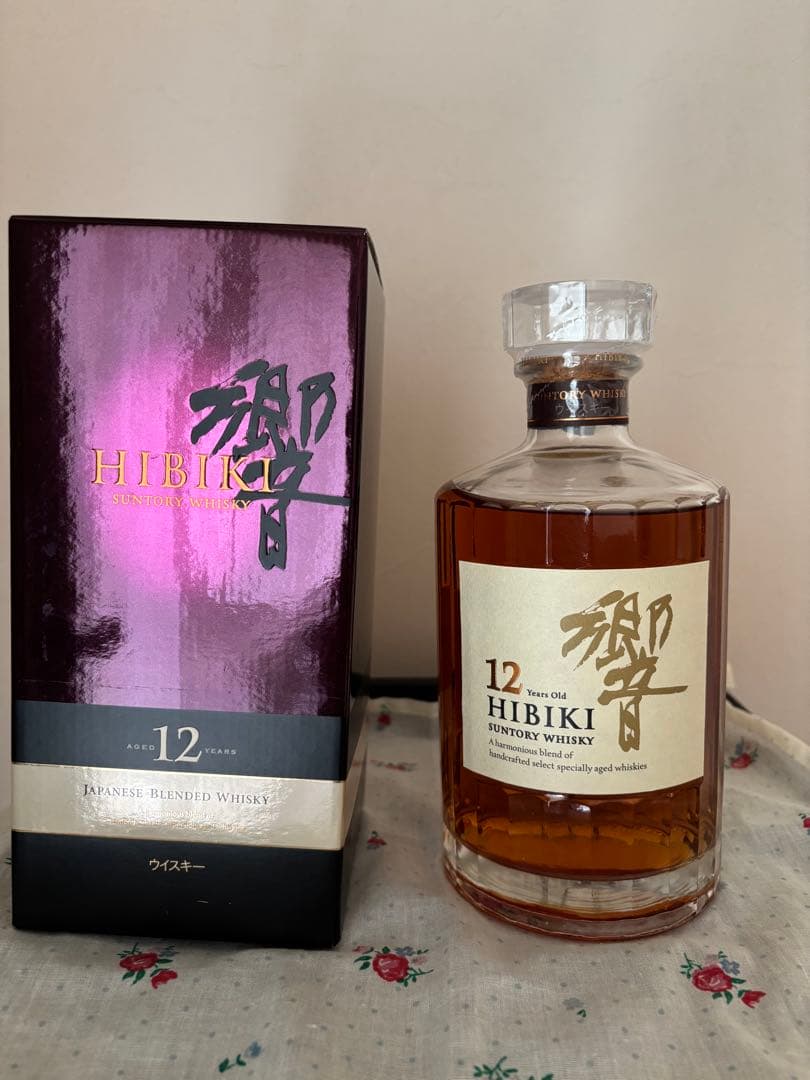 サントリー 響 12年 700ml 箱有り ウイスキー hibiki
