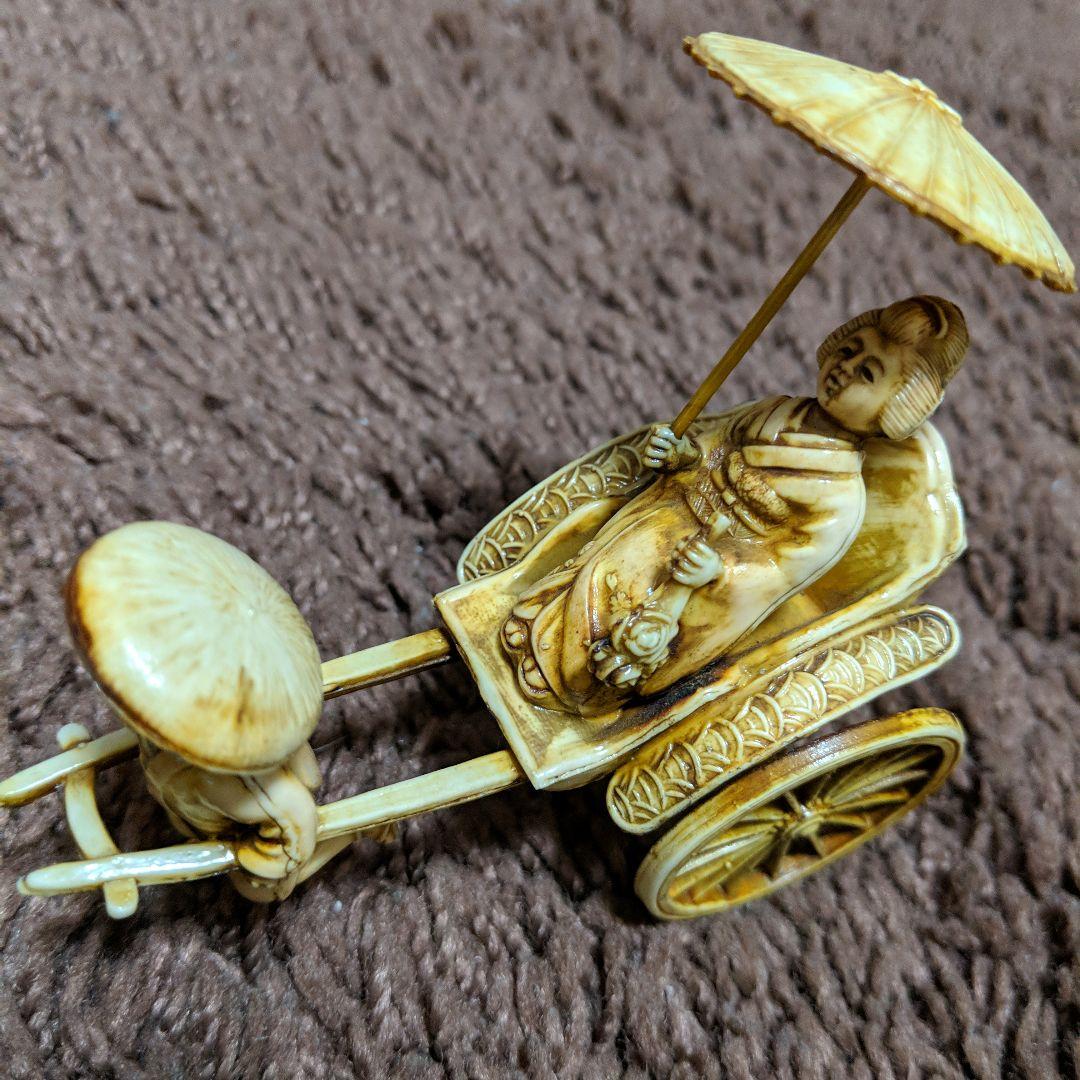 【日本の歴史／和風】浅草・人力車と着物姿の日傘の女明治時代人力車飾り