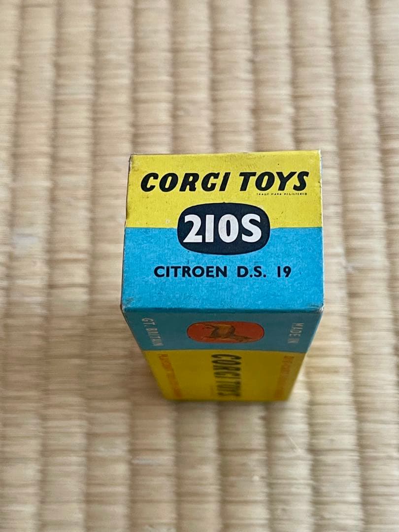 コーギー　シトロエン　Corgi Toys Citroen D.S. 19