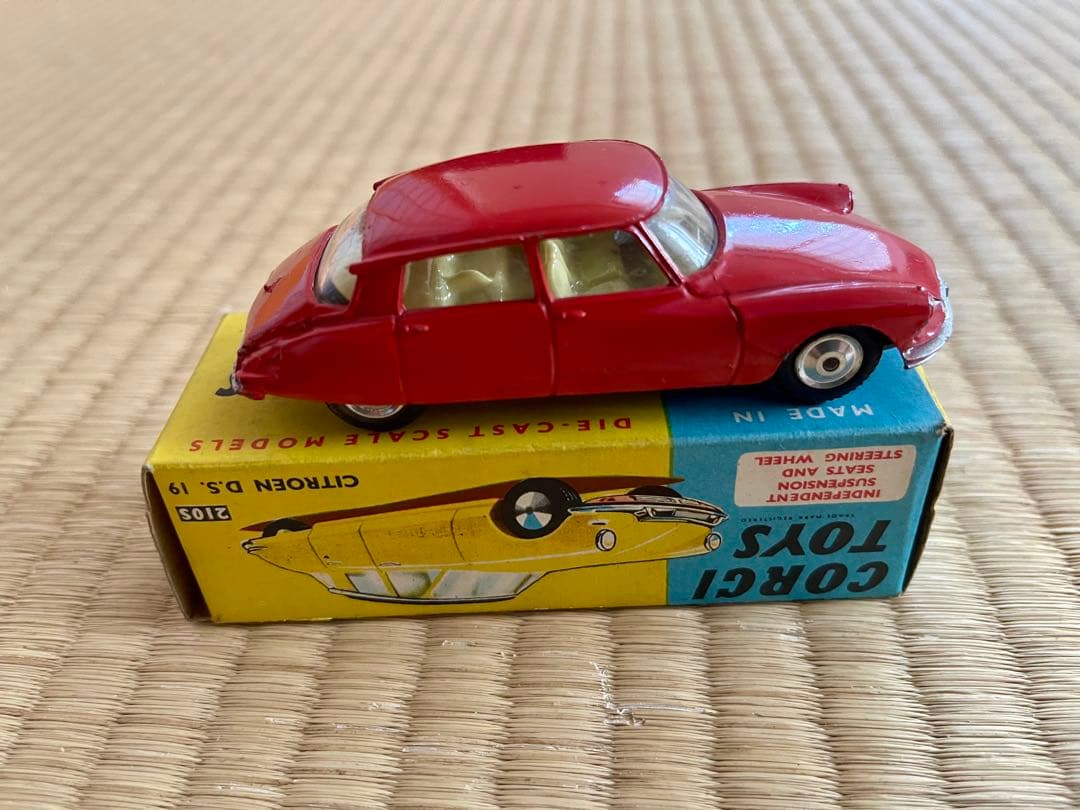 コーギー　シトロエン　Corgi Toys Citroen D.S. 19