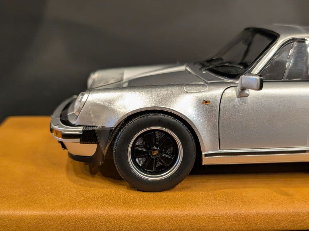 NOREV 1/18 PORSCHE 911 TURBO シルバー