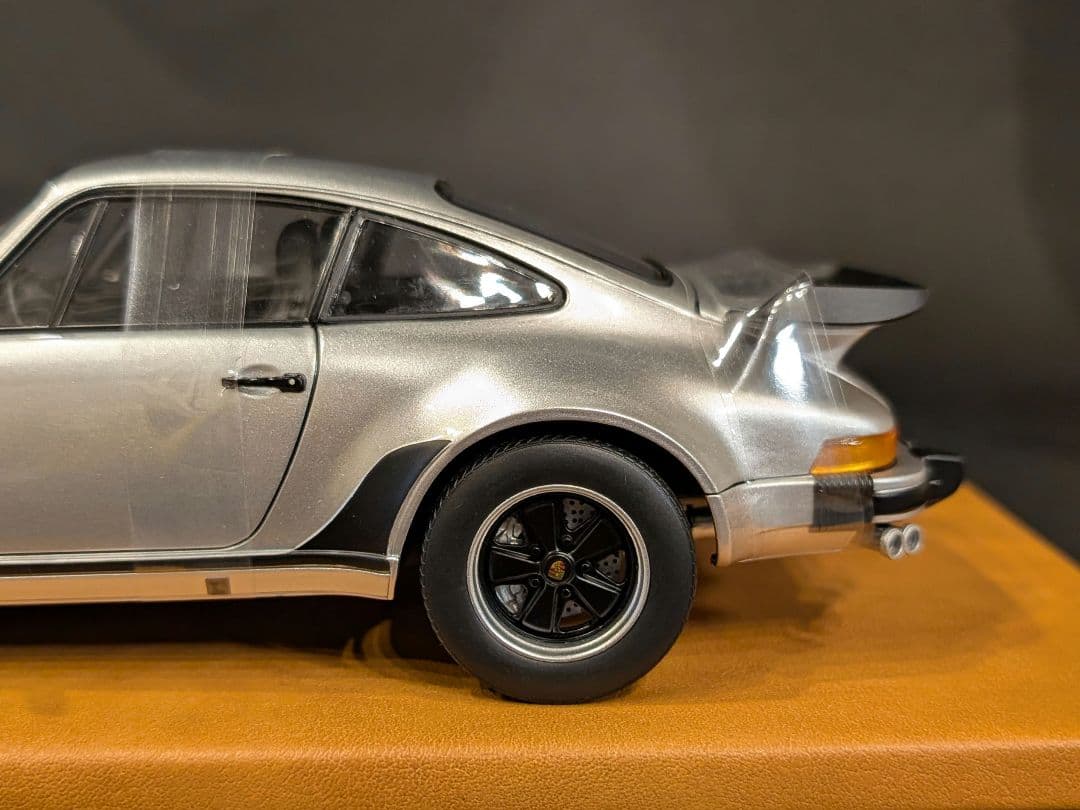 NOREV 1/18 PORSCHE 911 TURBO シルバー