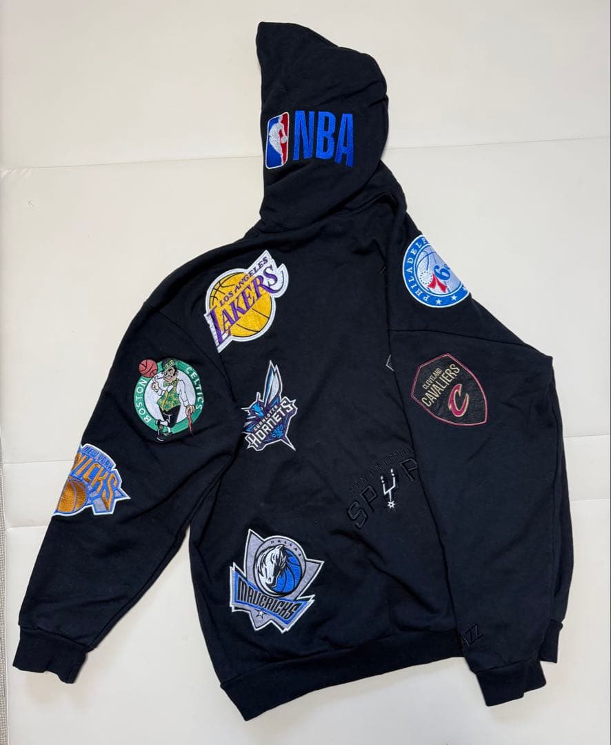 L 限定　完売品 NBA チーム全刺繍ロゴスウェット パーカー