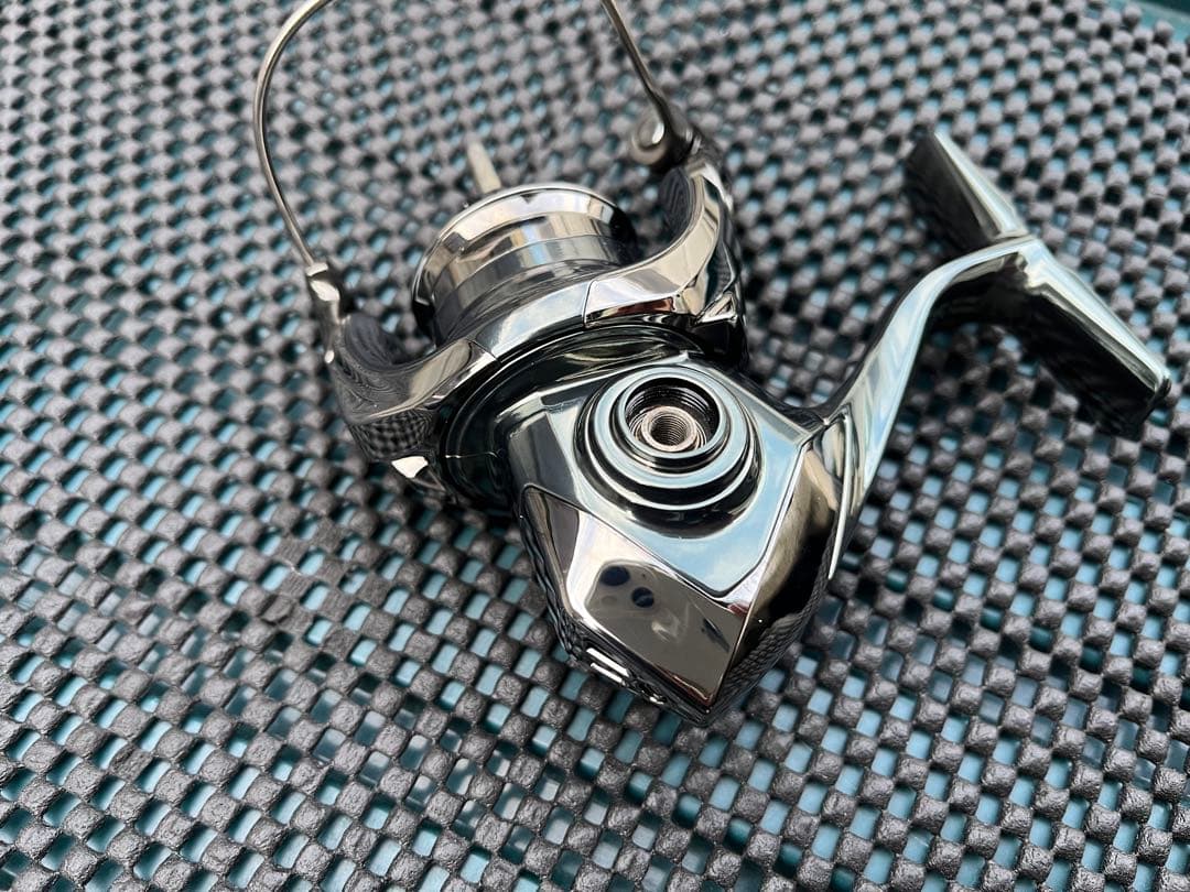 【超美品】SHIMANO 22ステラC2000SHG