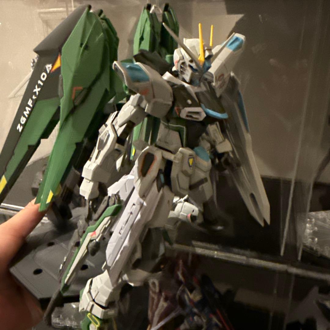 MG フリーダムガンダム2.0 リアルタイプカラー　完成品