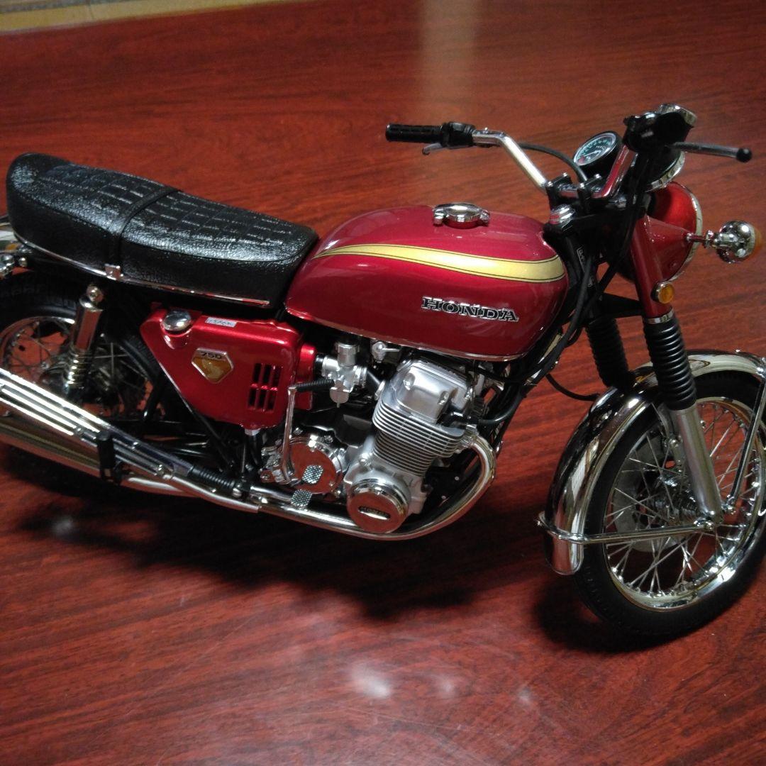 オートバイ・バイク MINICHAMPS Honda CB 750 1:6