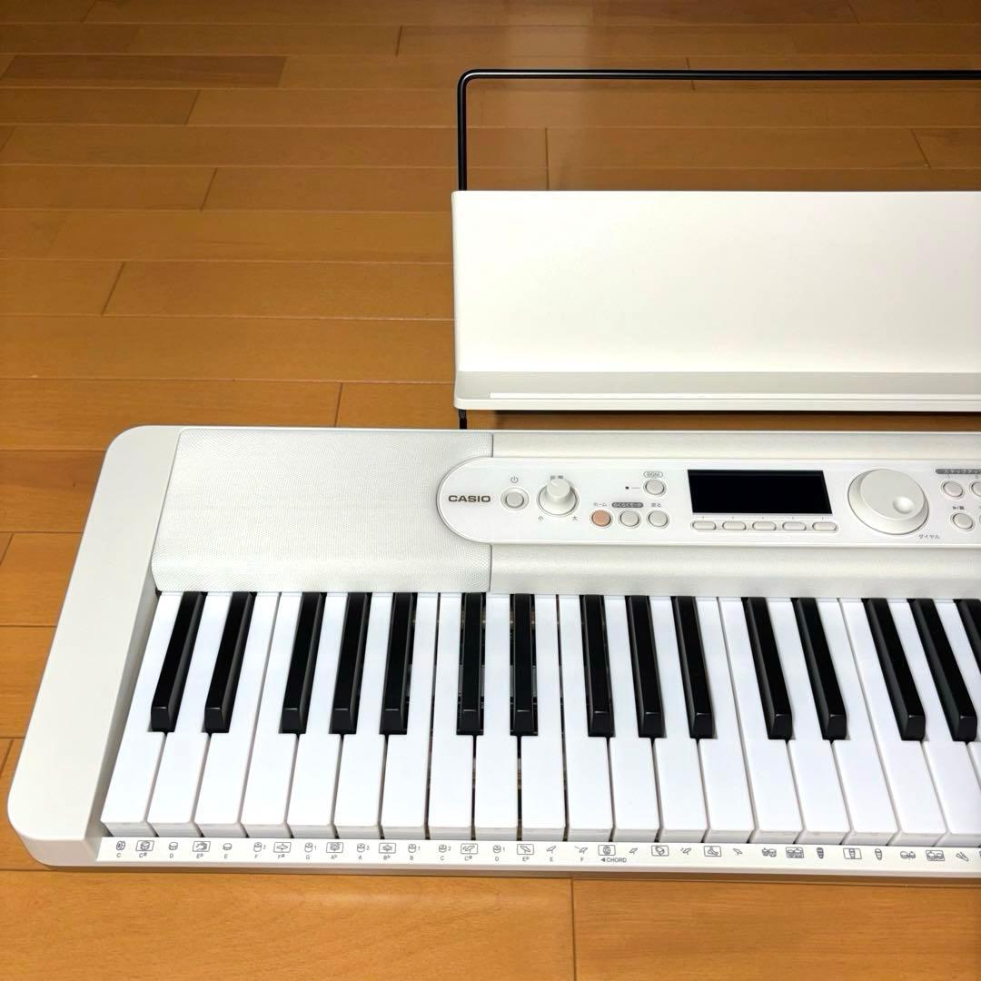 CASIO電子キーボード 光ナビゲーション LK-526 2022年製