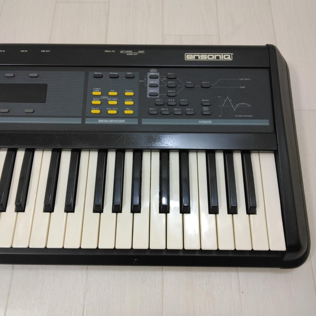 ENSONIQ ESQ1 ビンテージシンセサイザー 中古現状品