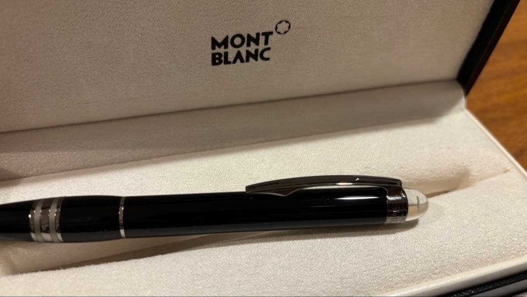新品箱入り MONT BLANC 黒 スターウォーカーボールペン