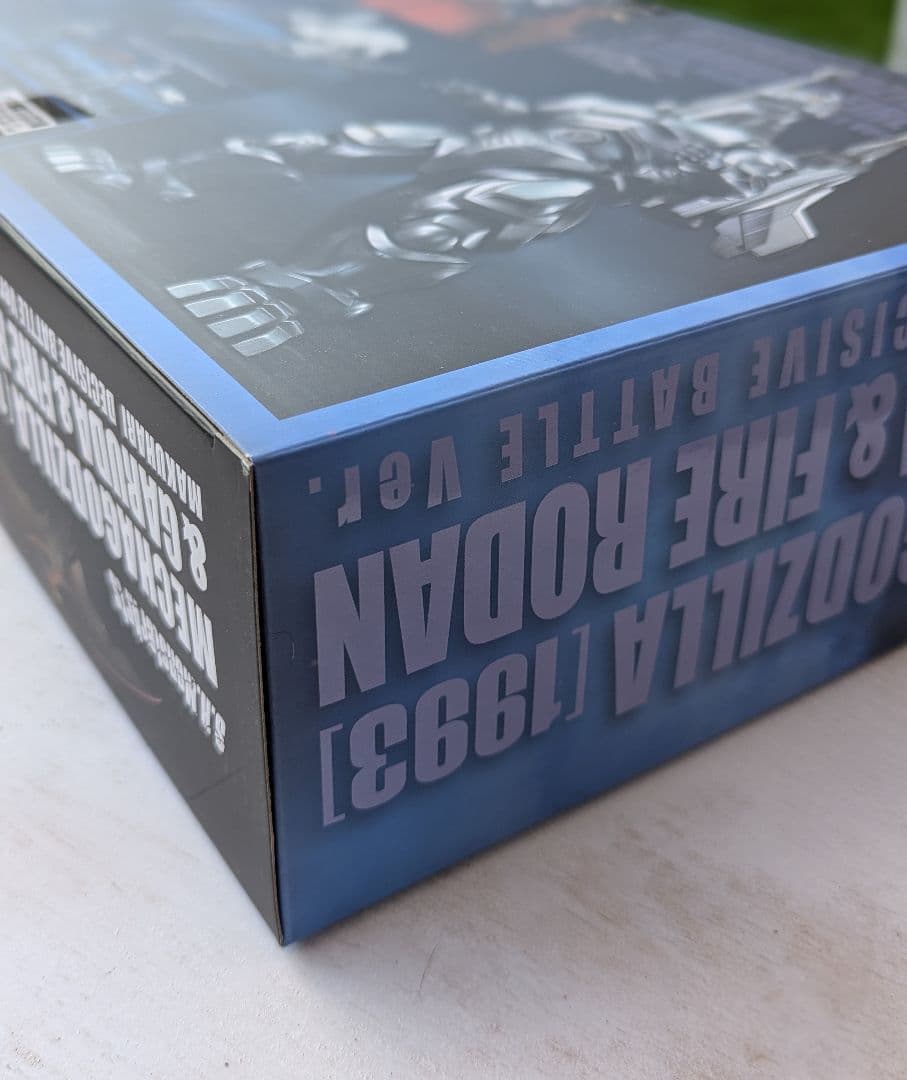 S.H.MonsterArts メカゴジラ＆ガルーダ＆ファイヤーラドン