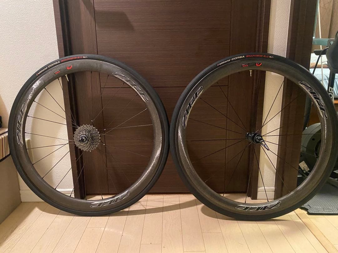 ZIPP 303 クリンチャー　リムブレーキ