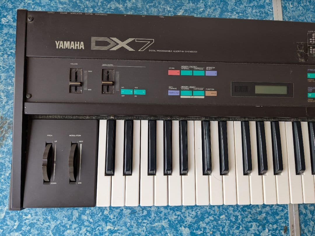 【ジャンク品扱い】YAMAHA DX7 シンセサイザー