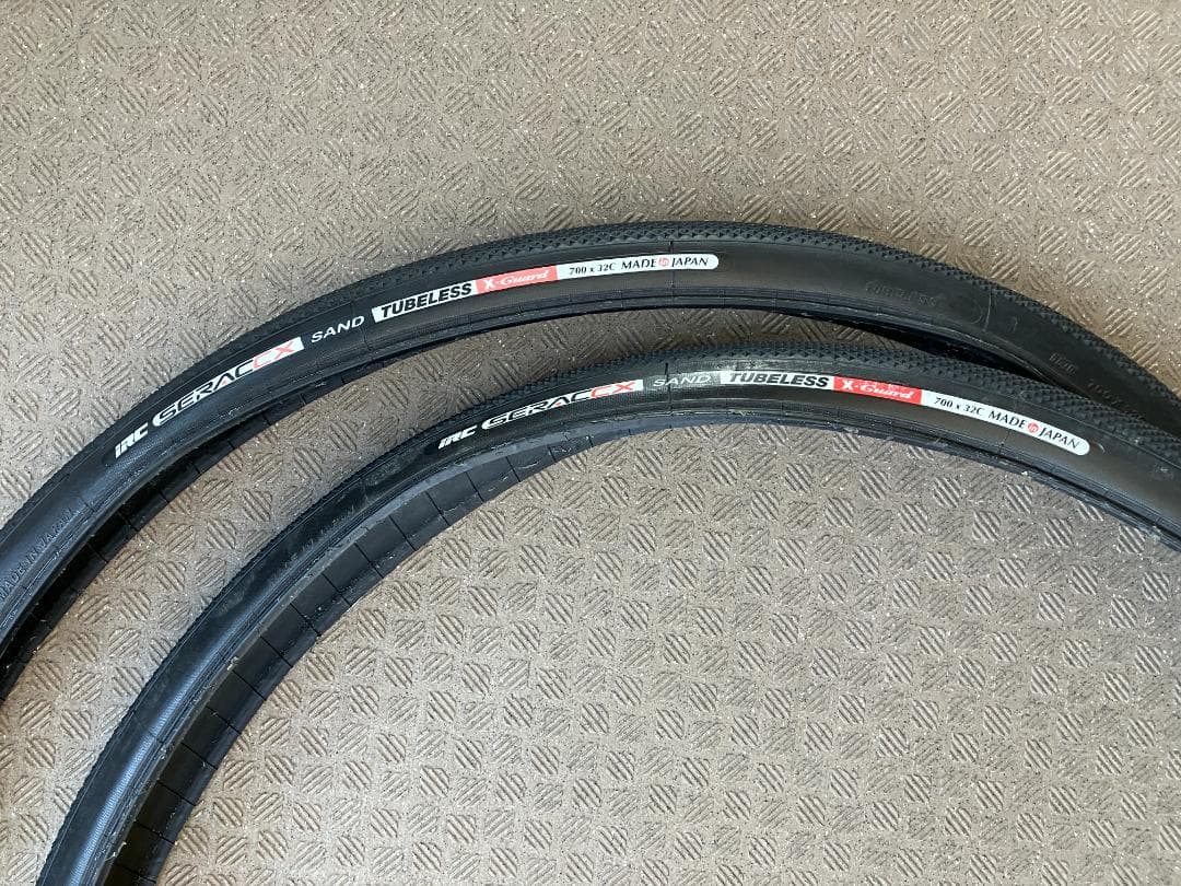IRC SERAC CX SAND tubeless 700*32C 2本
