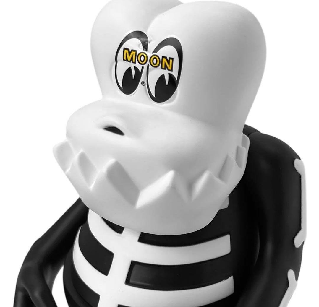 完売品 BOUNTY HUNTER MOONEYES SKULL-KUN