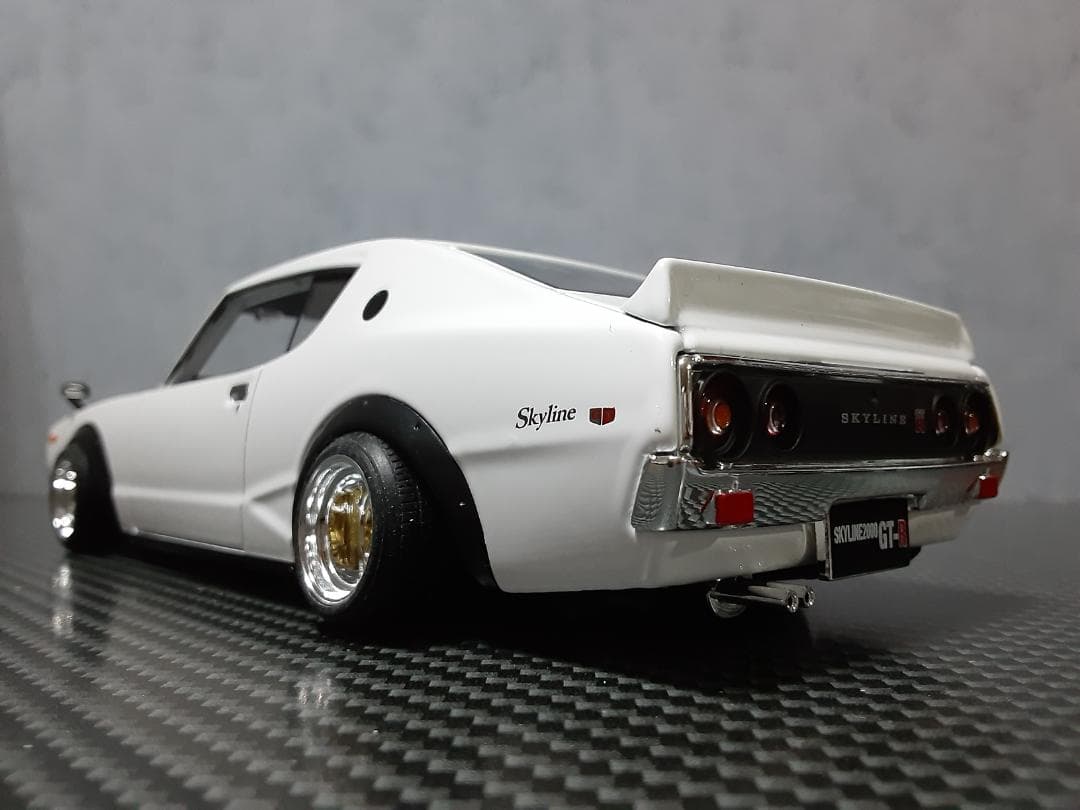 Maisto 1/24 日産 ケンメリ GT-R カスタム改 マークⅢ 金