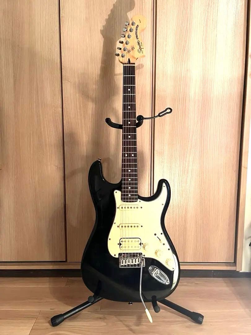 Squier by Fender ストラトキャスタータイプ（HSS）エレキギター