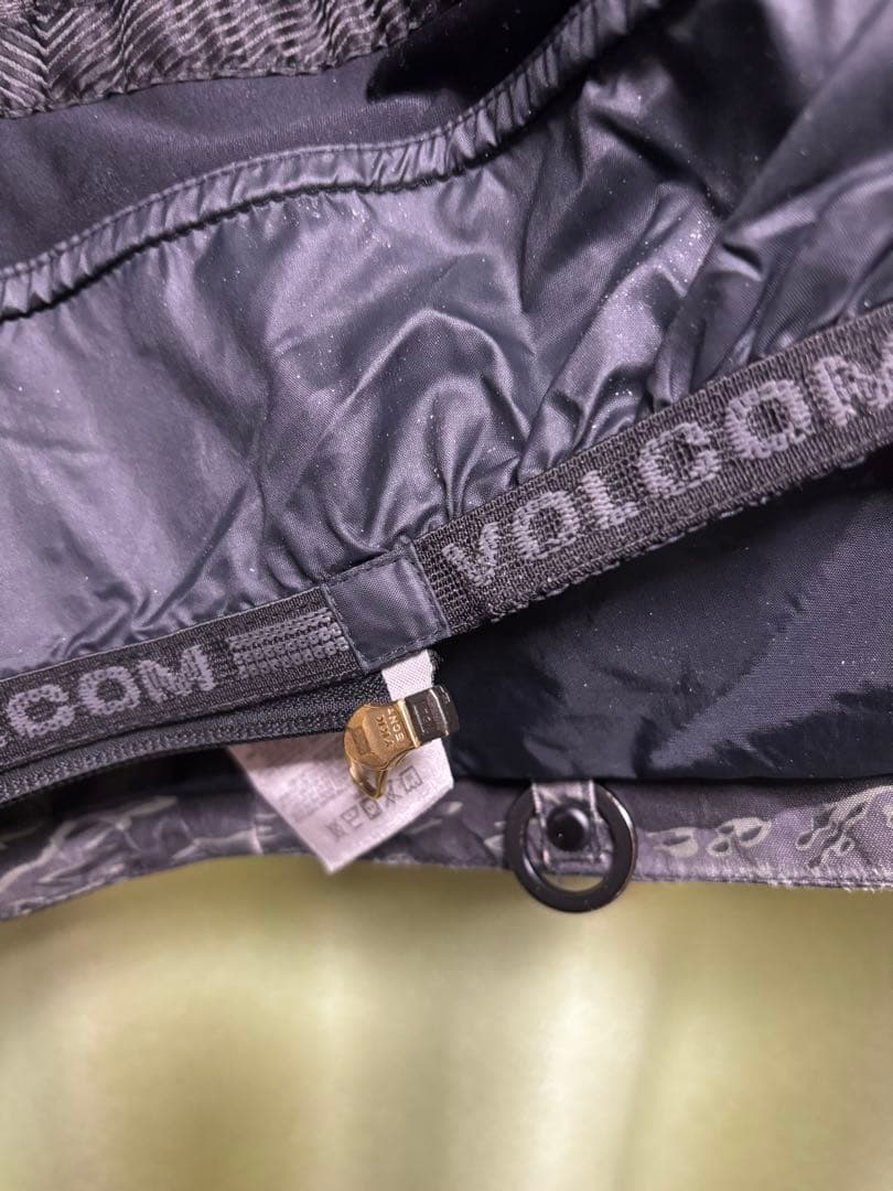 VOLCOM タイガーカモフラージュ　ジャケット