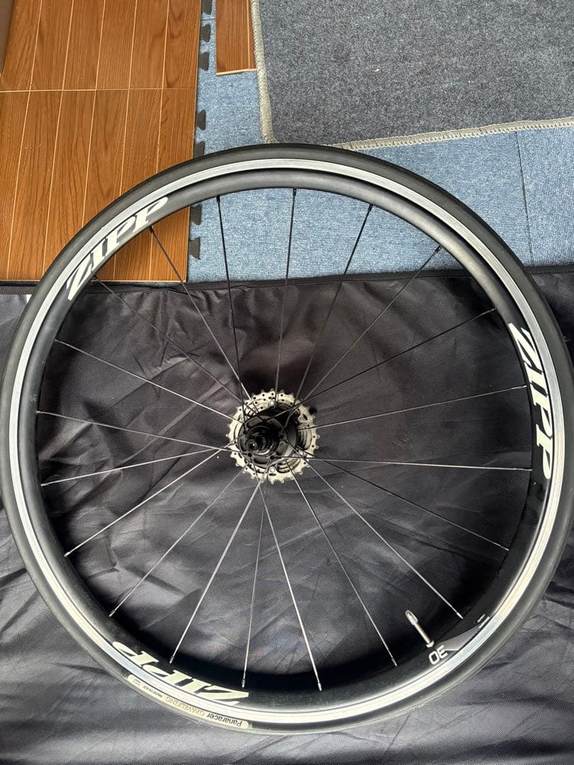 ZIPP 30 Clincher ホイール前後