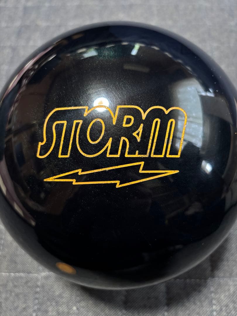 STORM ダークフィジックス 15ポンド プラグ済み ボウリングボール