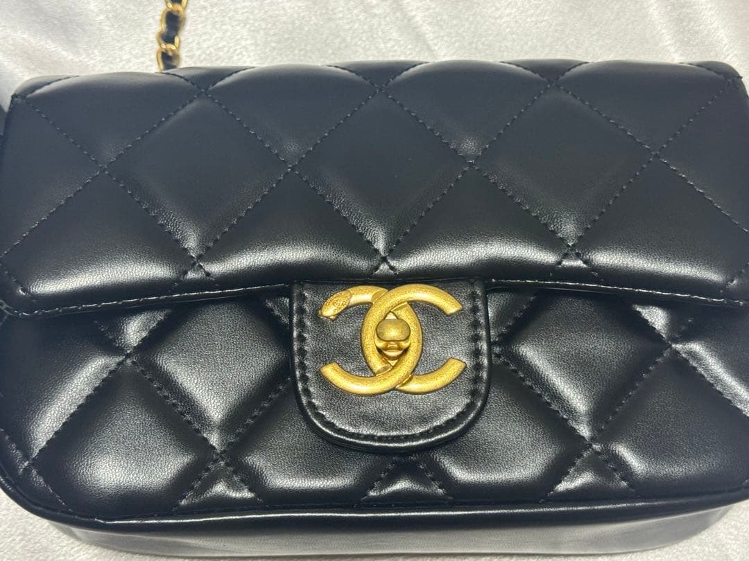 CHANEL キルティングショルダーバッグハートチェーン　ノベルティ
