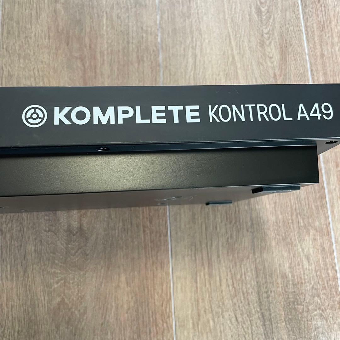 KOMPLETE A49 MIDIキーボード