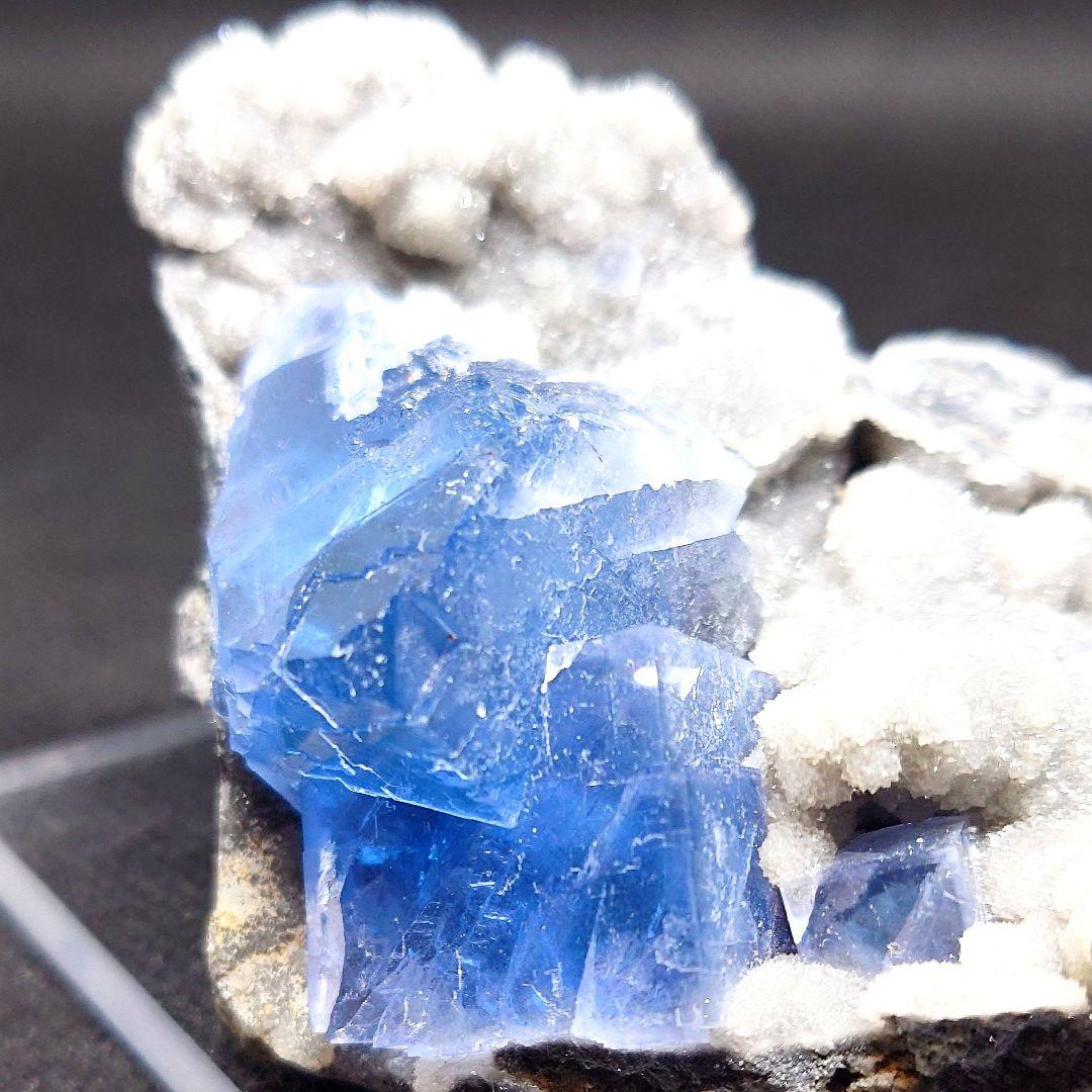 【123g】ブルー フローライト クラスター 母岩付 鉱物標本