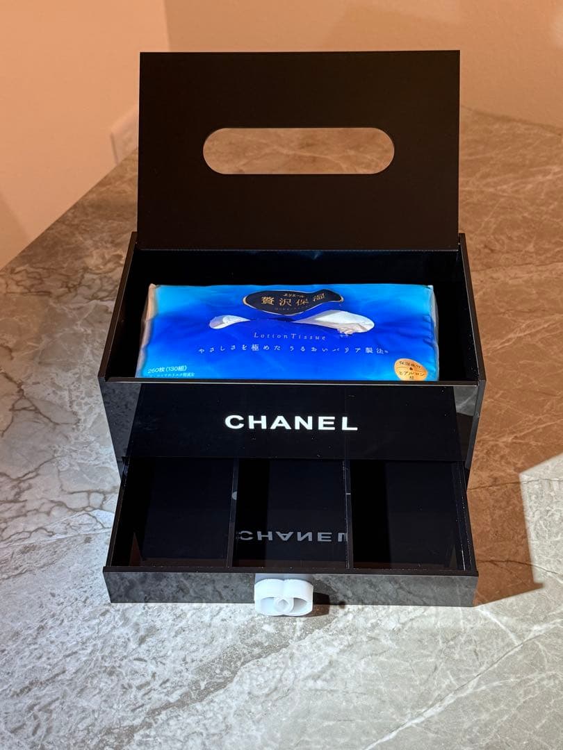 シャネル　CHANEL ノベルティ　ティッシュケース　アクリル　コスメ　非売品