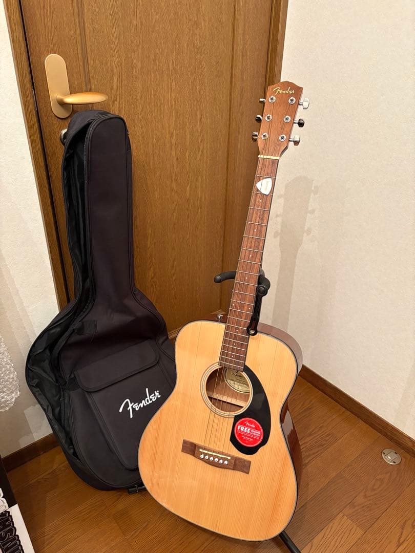 【美品】Fender アコースティックギター　ギターケース・カポ付属